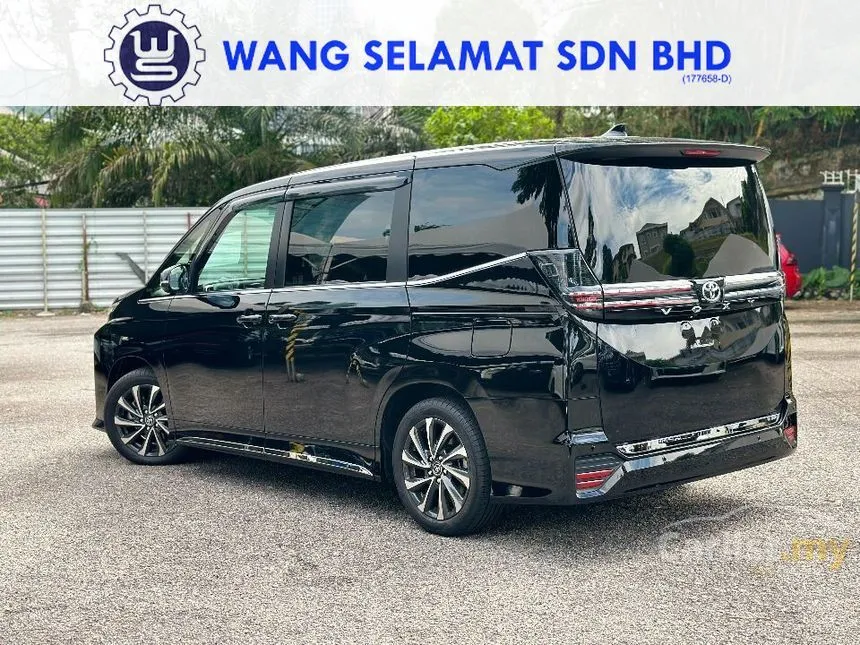 Recon 2022 Toyota Voxy NEW CAR - GRADE 6A - 3000km Only - Fully Loaded - 4 Camera - HUD - DIM ...