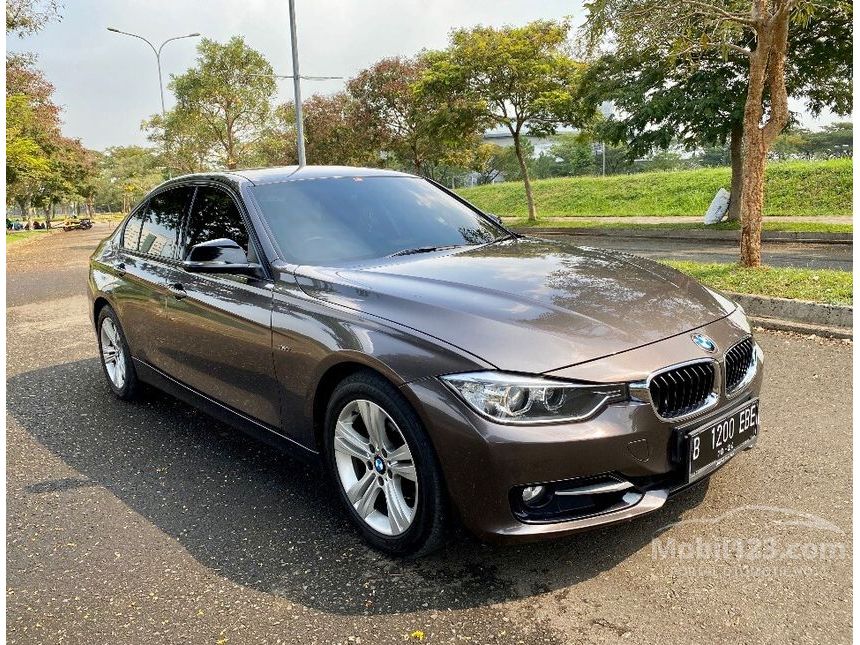 Jual Mobil BMW 320i 2015 Sport 2.0 di DKI Jakarta Automatic Sedan ...
