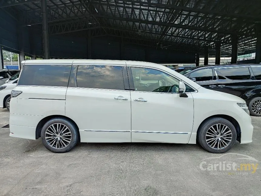 Recon 2018 Nissan Elgrand 2.5 HighWay Star 2 Power Door 7 Seater Unregister - Carlist.my