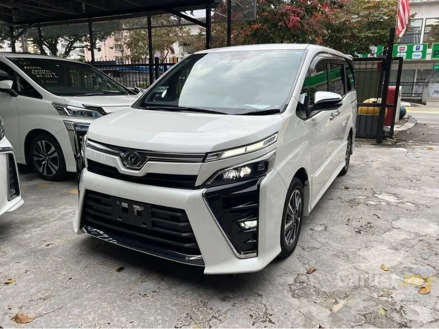 Recon 2018 Toyota Voxy 2.0 ZS Kirameki ** 25K KM / Roof Digital Air ...