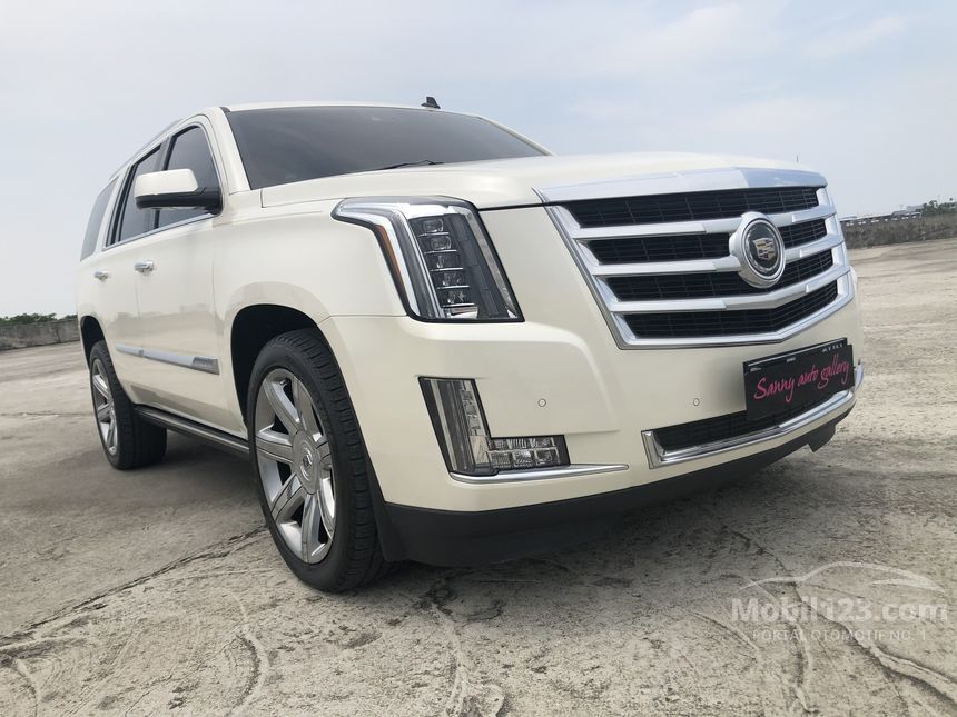 Jual Mobil Cadillac Escalade 2014 Platinum 6.2 di DKI Jakarta Automatic ...