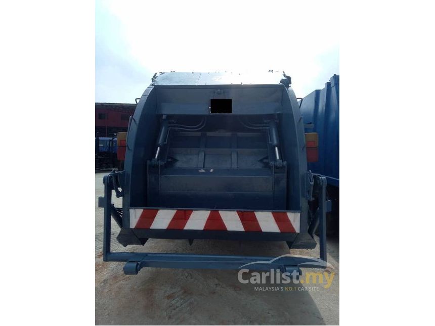 Used Compactor Lorry & RORO Lorry (Lori Sampah) & Desludging Tanker ...