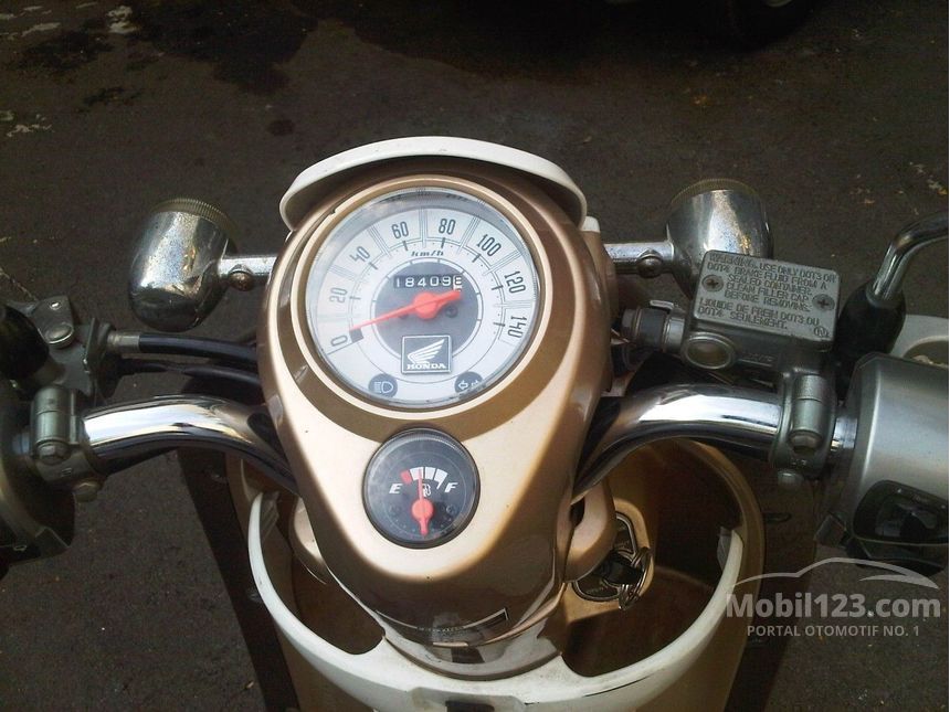 Jual Motor Honda Scoopy 2010 0.1 di DKI Jakarta Automatic Putih Rp 8. ...