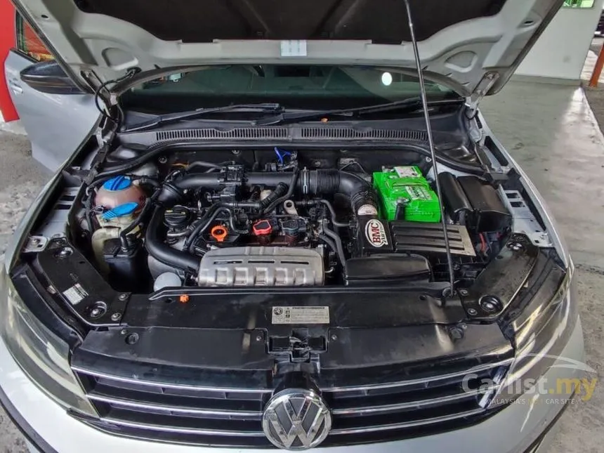 Used ORI 2011 Volkswagen Jetta 1.4 TSI SEDAN DSG FRONT GRILL & HEADLAMP ...