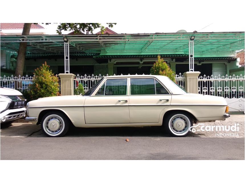 Jual Mobil Mercedes-Benz 200 1972 W115 2.0 di Indonesia (Lainnya ...