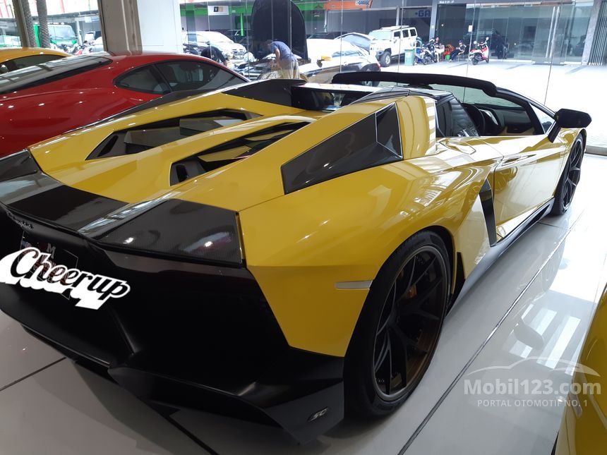 Jual Mobil Lamborghini Aventador 2014 LP 720-4 50 Anniversario 6.5 di ...