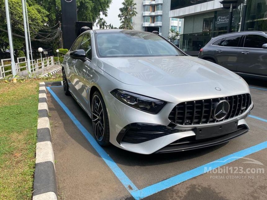 Jual Mobil Mercedes-Benz A35 AMG 2023 4MATIC 2.0 di DKI Jakarta ...