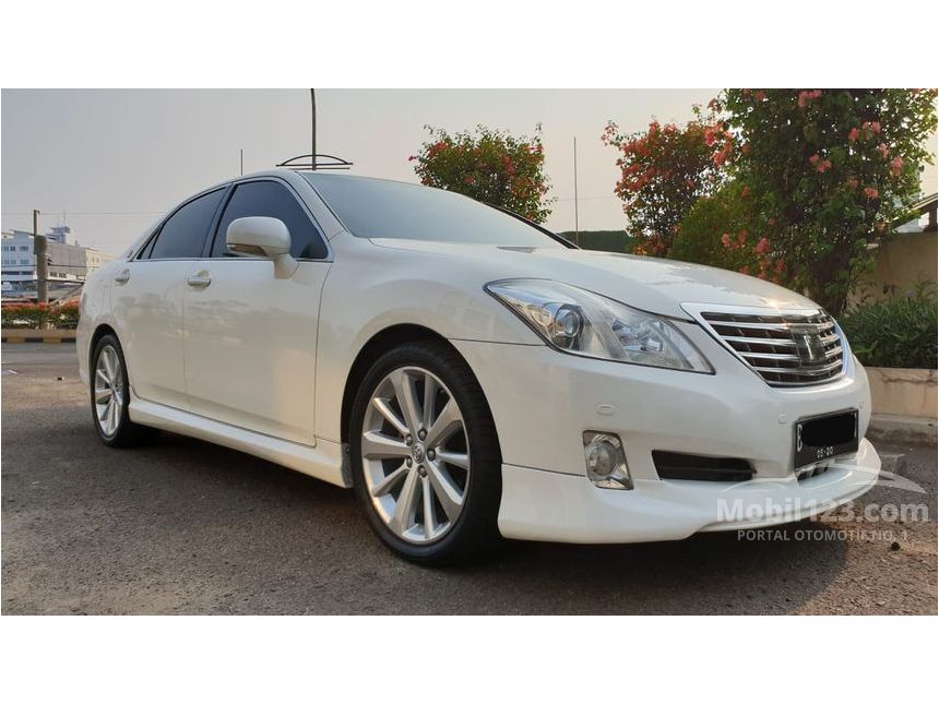 Jual Mobil Toyota Crown 2010 Royal Saloon 3.0 di DKI Jakarta Automatic ...