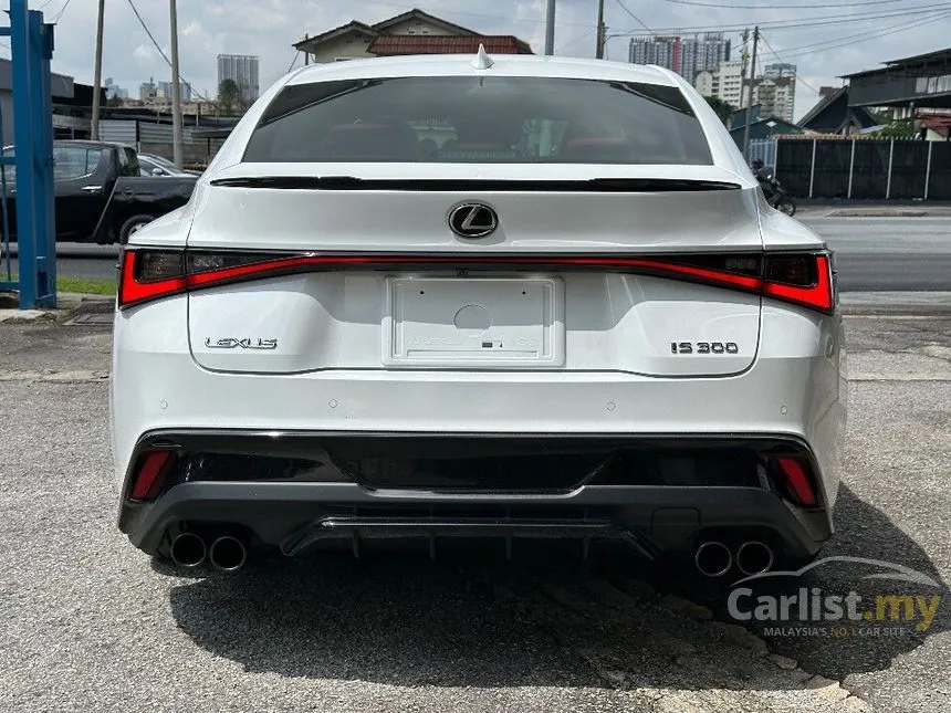 Recon 2022 Lexus IS300 2.0 F Sport Sedan 5A 7,900Km - Carlist.my
