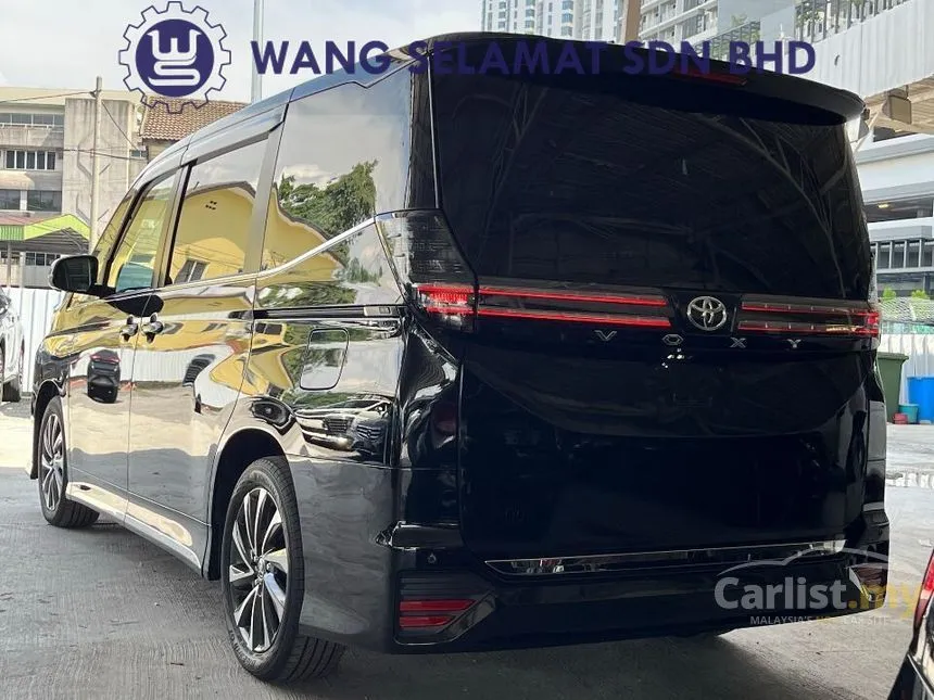 Recon 2022 Toyota Voxy 2.0 S-Z MPV 4CAMERA HUD SUPER LOW MILEAGE - Carlist.my