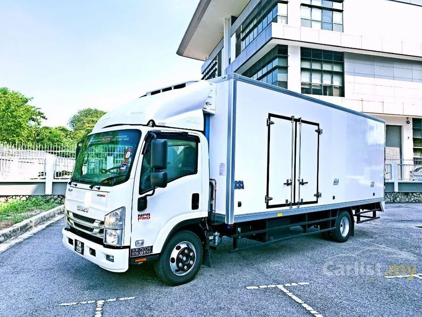 New 2022 Isuzu NPR Pro 5.2 Lorry 21ft Refrigerated Box - Carlist.my