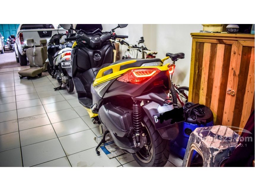 Jual Motor Yamaha X-MAX 2017 0.3 di Jawa Barat Automatic Others Kuning ...