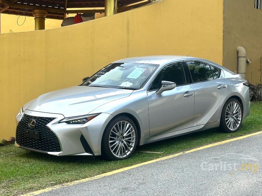 Recon 2022 ATOMIC SILVER Lexus IS300 L LUXURY 2.0 Sedan - Carlist.my