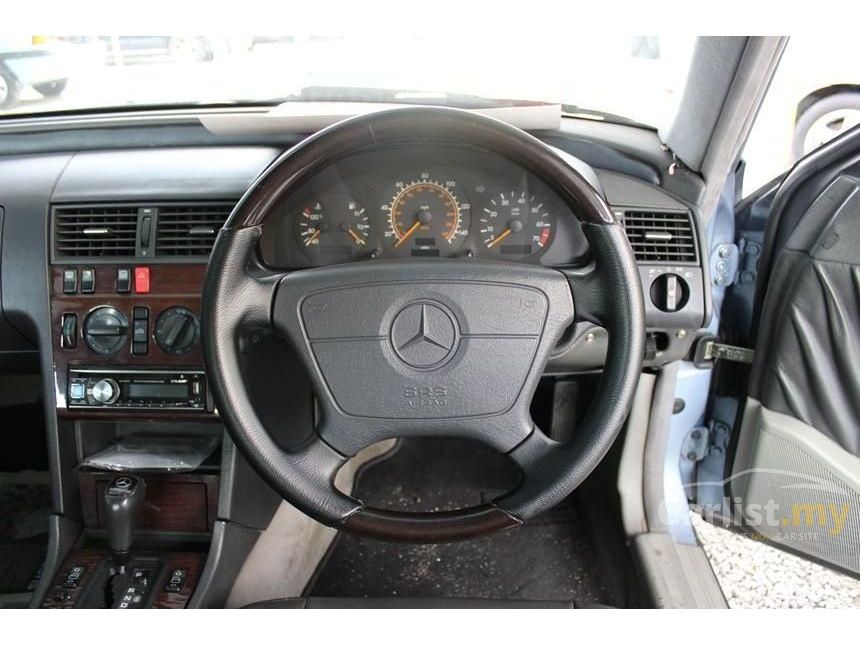 Mercedes-Benz C220 1995 Classic 2.2 in Kuala Lumpur Automatic Sedan ...