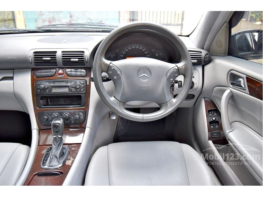 Jual Mobil Mercedes-Benz C240 2004 Elegance 2.6 di DKI Jakarta ...