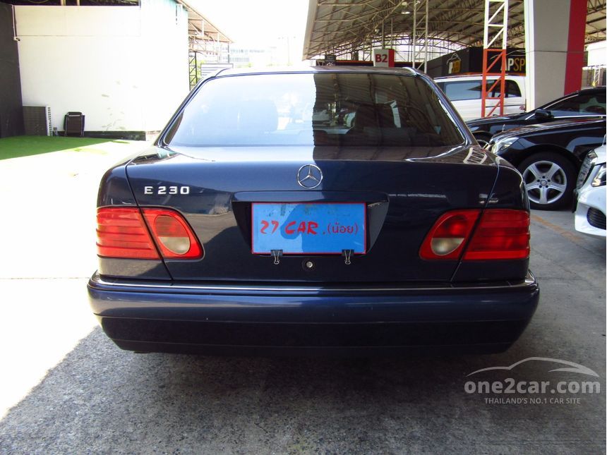 Mercedes-Benz E230 1998 W210 (ปี 95-03) Elegance 2.3 เกียร์อัตโนมัติ สี ...