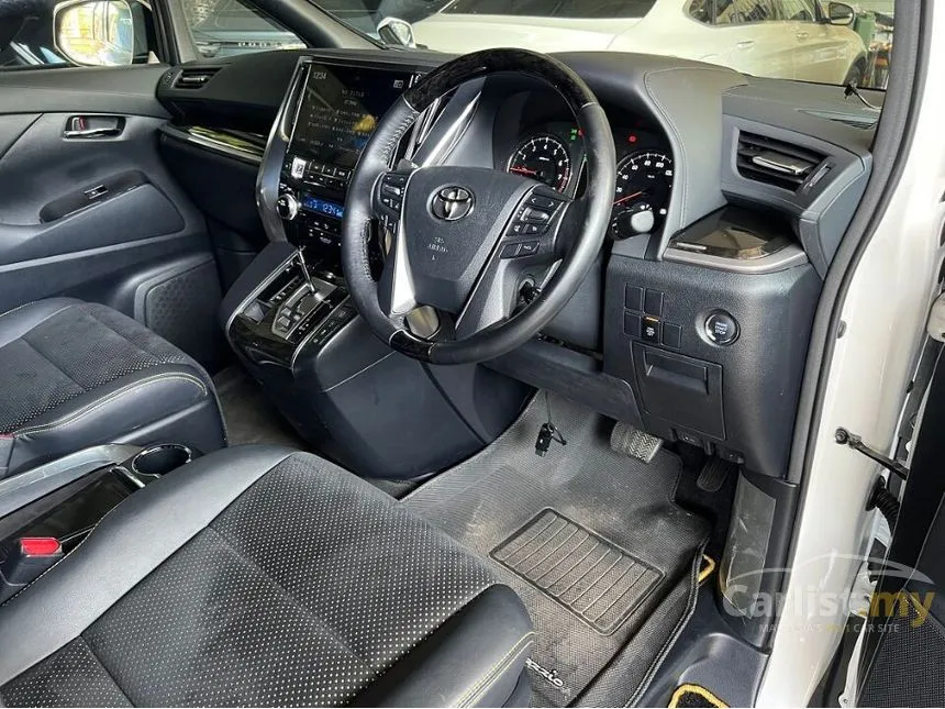 Recon 2017 Toyota Vellfire 2.5 ZA GOLDEN EYE ** POWER BOOT / ALCANTARA ...