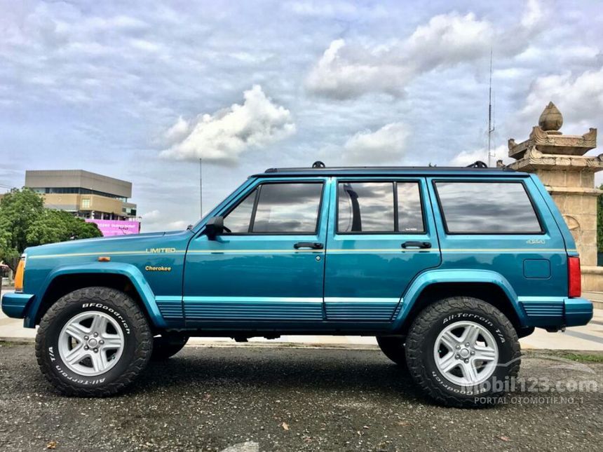 Jual Mobil Jeep Cherokee 1997 4.0 di Sumatera Selatan Automatic SUV ...