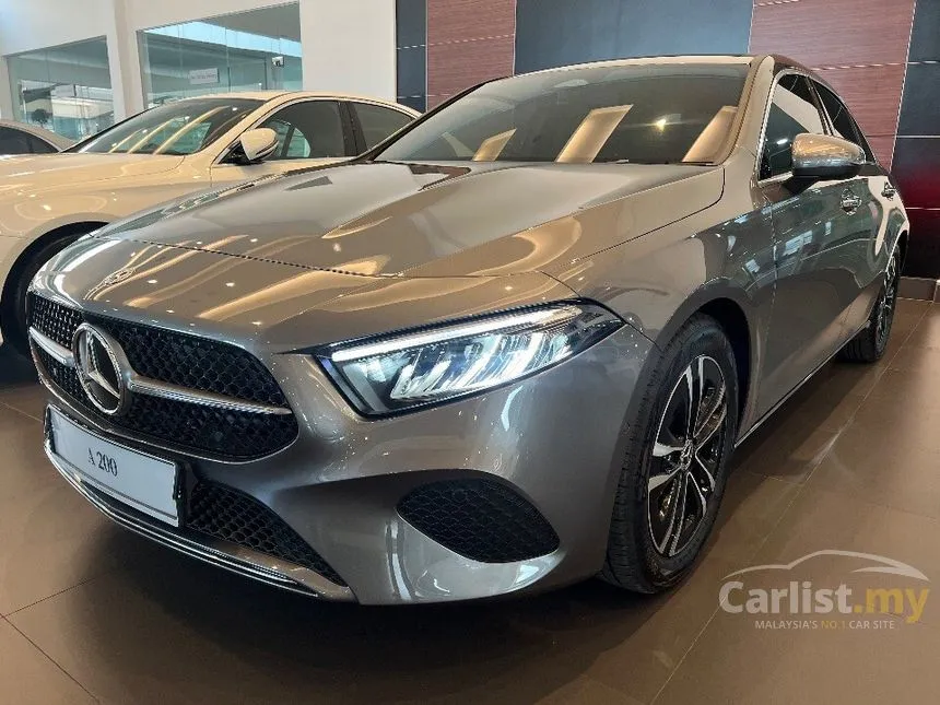 New READY STOCK FACELIFT 2023 Mercedes-Benz A200 1.3 Progressive Line ...