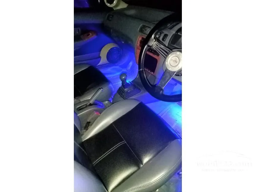 Jual Mobil Toyota Soluna 2000 GLi 1.5 di Jawa Timur Manual Sedan Silver ...