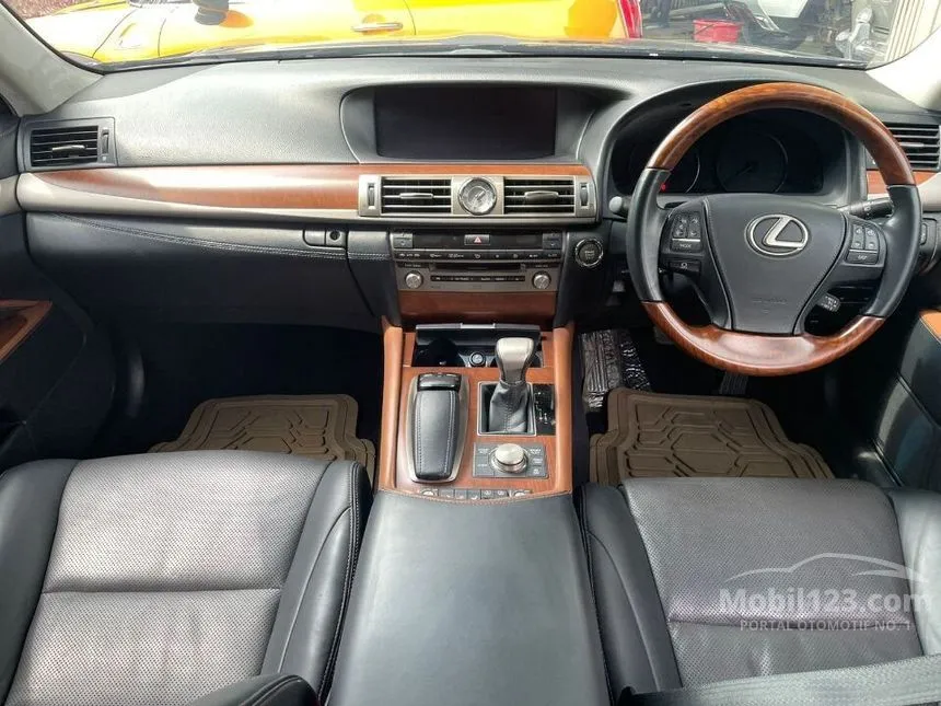 Jual Mobil Lexus LS460L 2013 LS460L 4.6 di DKI Jakarta Automatic Sedan ...
