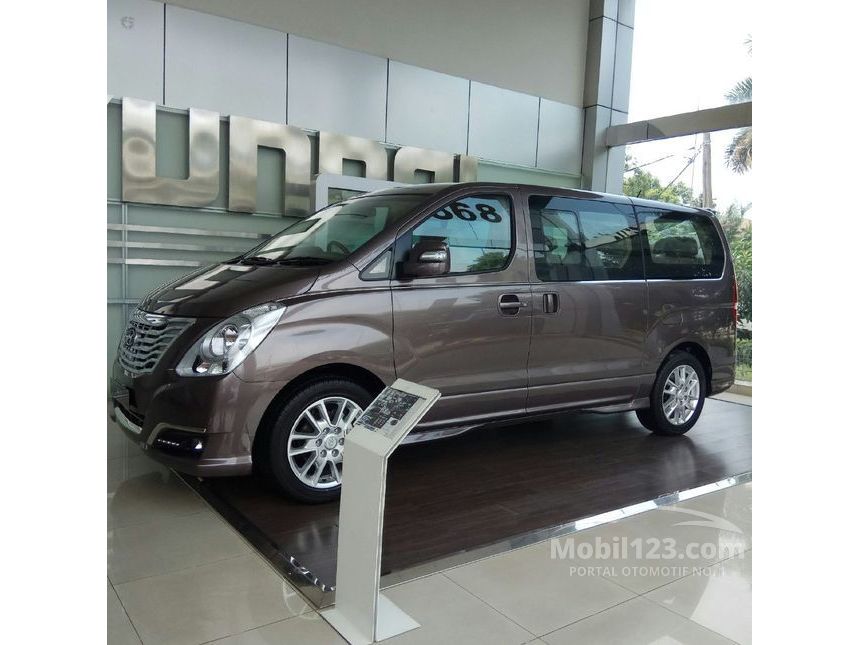Jual Mobil Hyundai H-1 2017 Royale 2.5 di DKI Jakarta Automatic MPV Abu ...