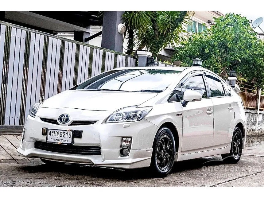 2013 Toyota Prius 1.8 (ปี 09-16) Hybrid Top grade Hatchback for sale on ...