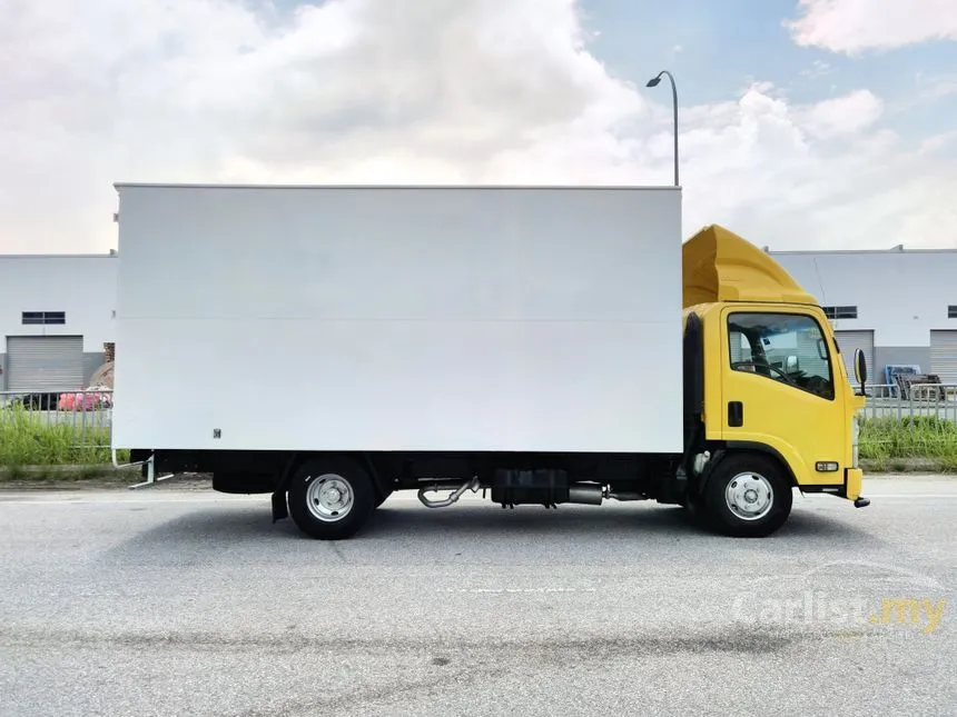 Recon Isuzu npr pro 17ft box van /Year register 2022 - Carlist.my