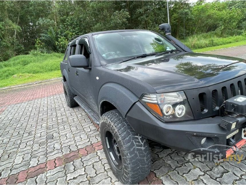 Used -2014- Nissan Navara 2.5 (M T) 4x4 / Off Road King / Fully Armor ...