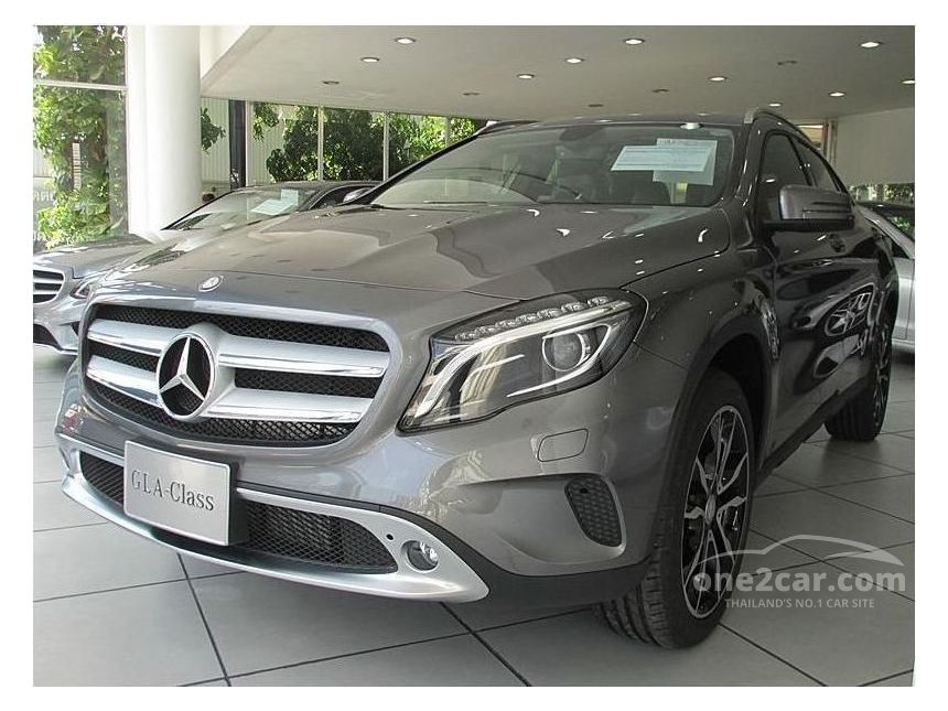 2015 MERCEDES-BENZ GLA-CLASS GLA200 Urban W156 for sale on One2car