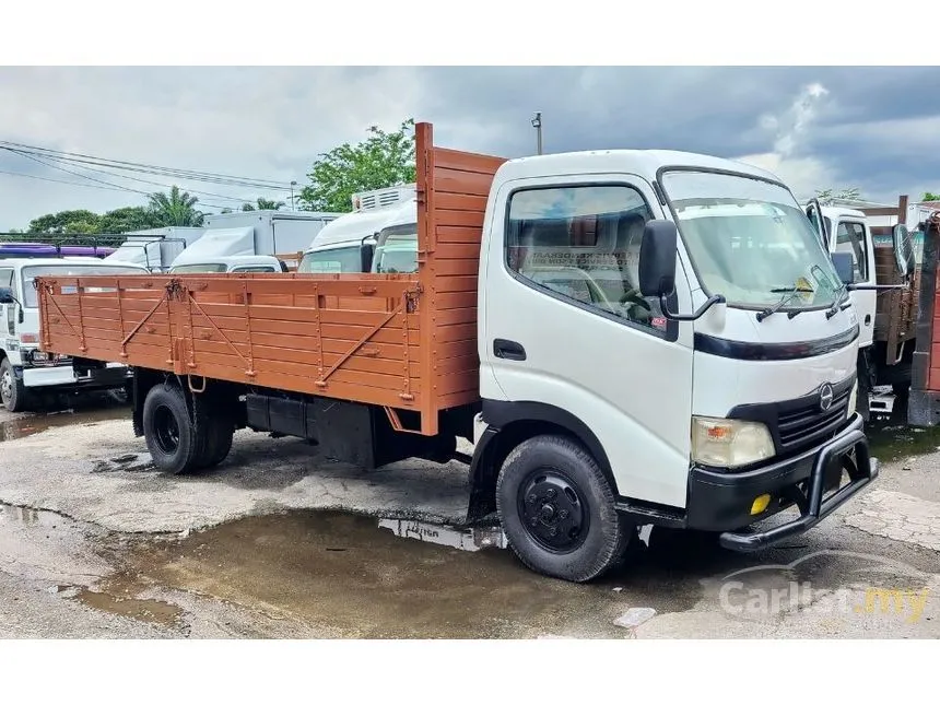 Used HINO XZU423R WOODEN CARGO 17FT #759 LORRY 5000KG - KAWAN - Carlist.my