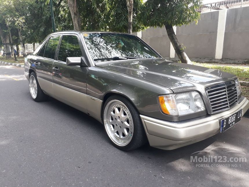 Jual Mobil Mercedes-Benz 220E 1994 2.2 Manual 2.2 di Yogyakarta Manual ...