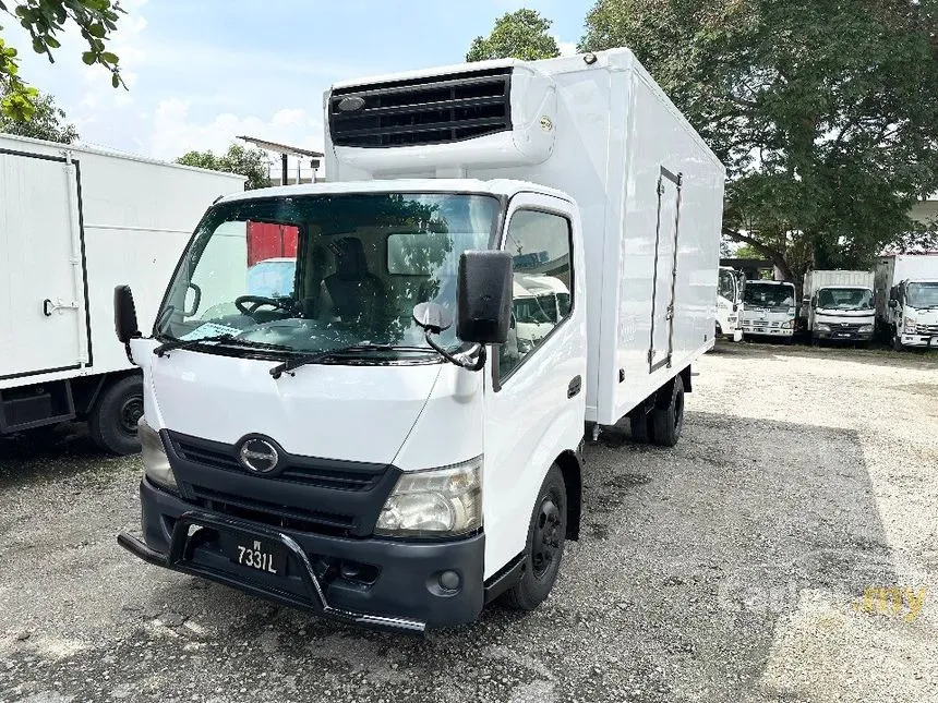 Used 2013/14 Hino WU720R 3 Ton 17 Feet Refrigerated Freezer Cold Box ...