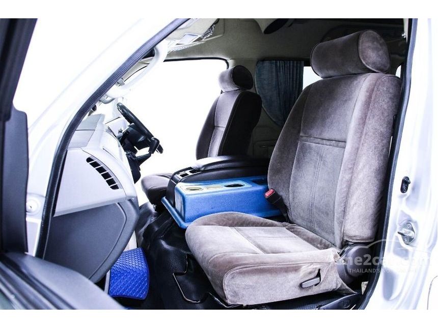 Toyota Hiace 2013 D4D 2.5 in กรุงเทพและปริมณฑล Manual Van สีเทา for ...