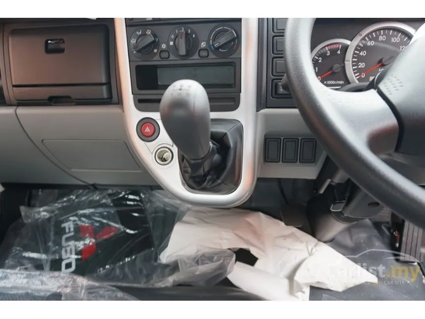 New 2022 Mitsubishi Fuso 4.9 Box 17FT Cab Chassis (M) - Carlist.my