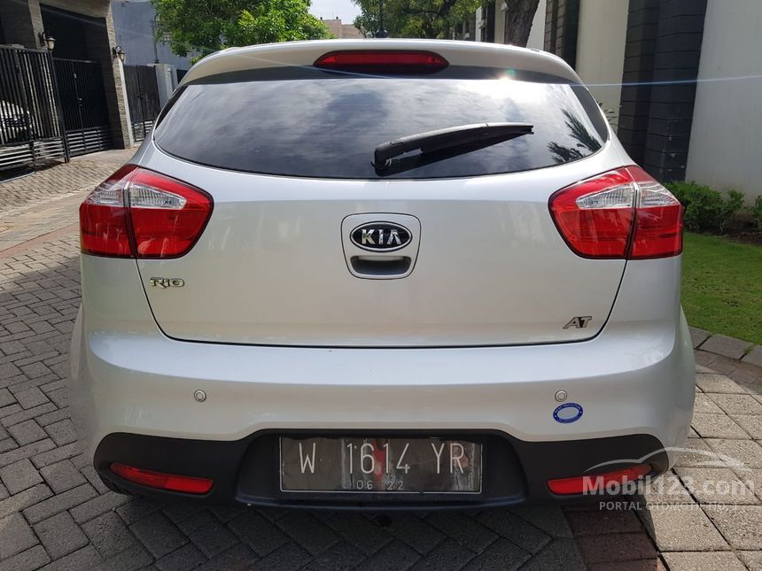 Jual Mobil KIA Rio 2012 UB 1.4 di Jawa Timur Automatic Hatchback Silver ...